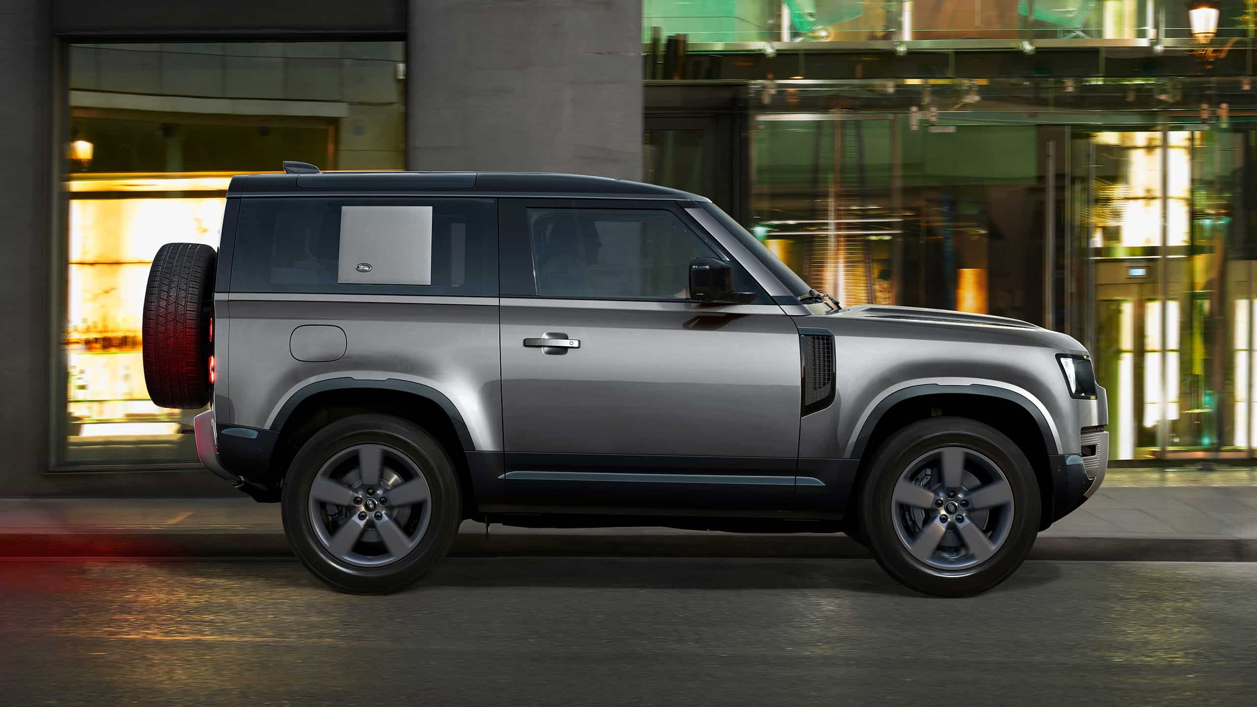 Defender Hard Top 2023 | Prozkoumejte modely | Defender